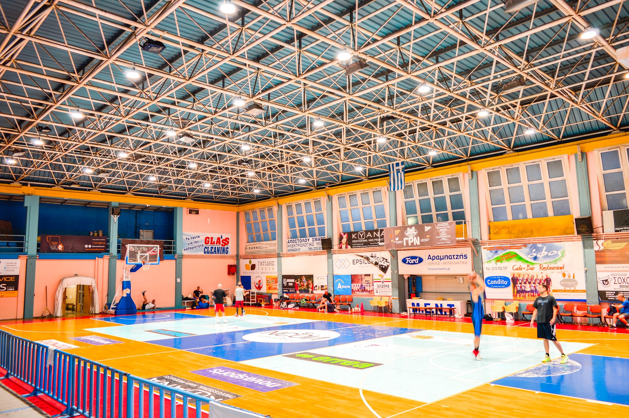 ΑΝΑΒΑΘΜΙΣΗ ΦΩΤΙΣΜΟΥ ΣΤΟ ΓΗΠΕΔΟ Μ.Ε.Ν.Τ ΘΕΣ/ΚΗΣ | ΚΑΥΚΑΣ