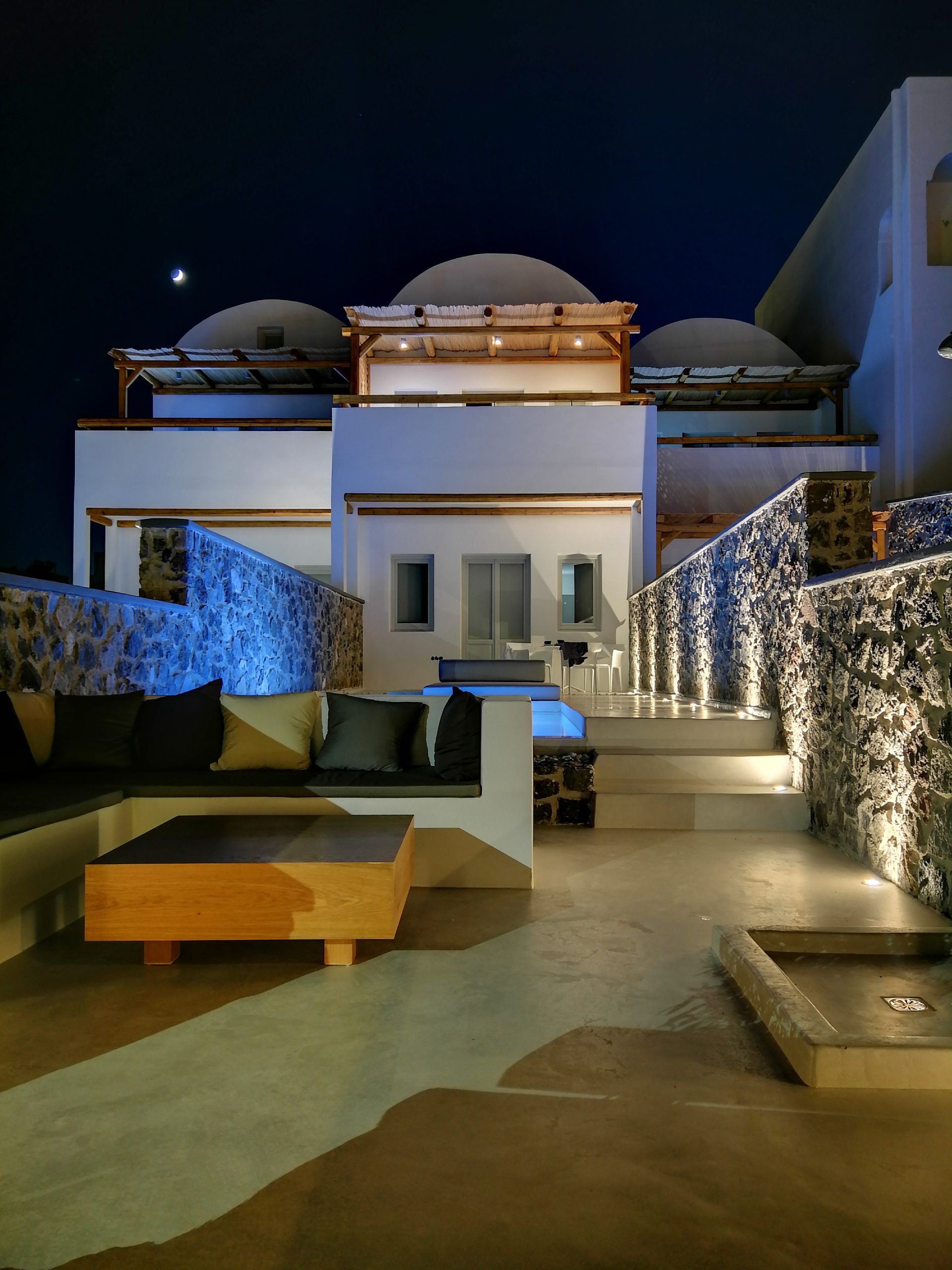 JUNE TWENTY SUITES ΣΑΝΤΟΡΙΝΗ | ΚΑΥΚΑΣ